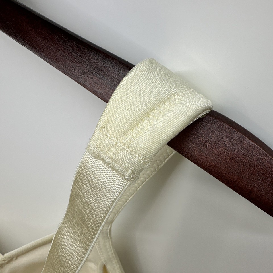 Jodee Mastectomy Bra Wireless Soft Cup Ivory Off White 810 38AA Pockets ...