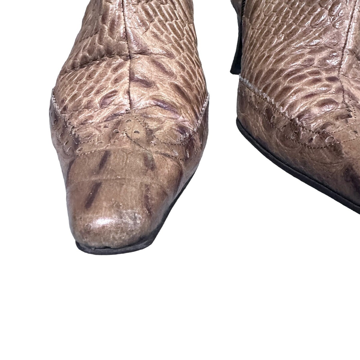 Peter Kaiser Leather Crocodile Style Mid Length Pointed Toe Peter Kaiser Leather Crocodile Style Mid Length Pointed Toe