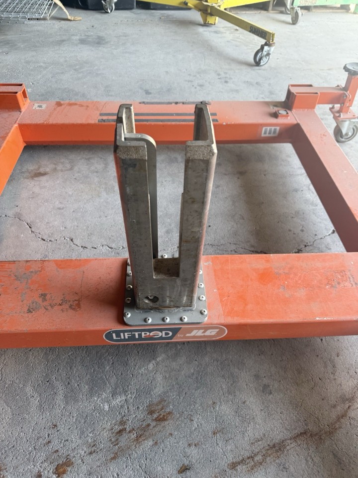 JLG LiftPod FT140 FT60 BASE ONLY FULL ASSEMBLY AS PICTURED 1001150102 ...