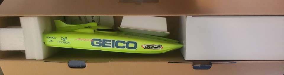 Pro Boat Miss Geico 17" Brushed Catamaran RTR - Yellow (PRB08019 ...