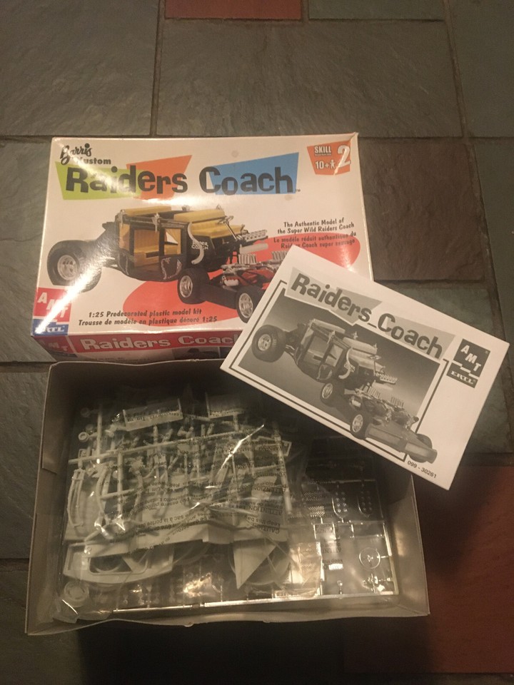 AMT BARRIS KUSTOM RAIDERS COACH MODEL KIT MIB 1:25 SCALE 2002 | eBay