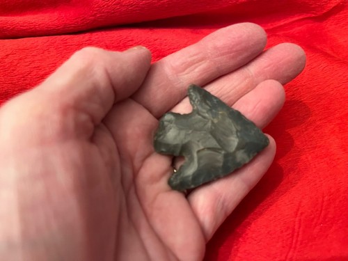 RARE NATIVE AMERICAN 1 7/8" WIDE ARROWHEAD WITH A BASE TANG - 1 3/4 ...