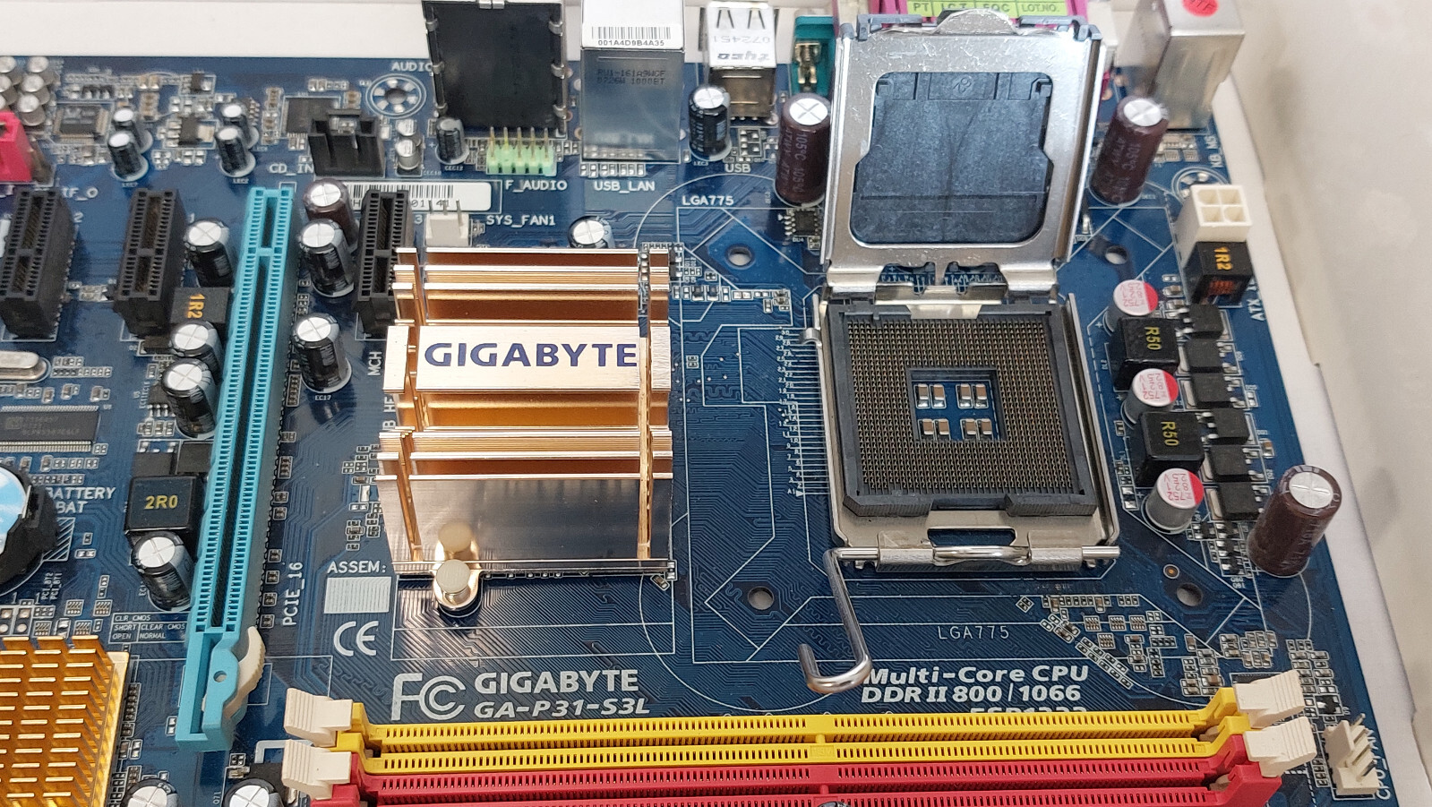 Gigabyte GA-P31-S3L, Intel P31, Socket 775, PCI-E x16, x3 PCI-E x1, ATX ...