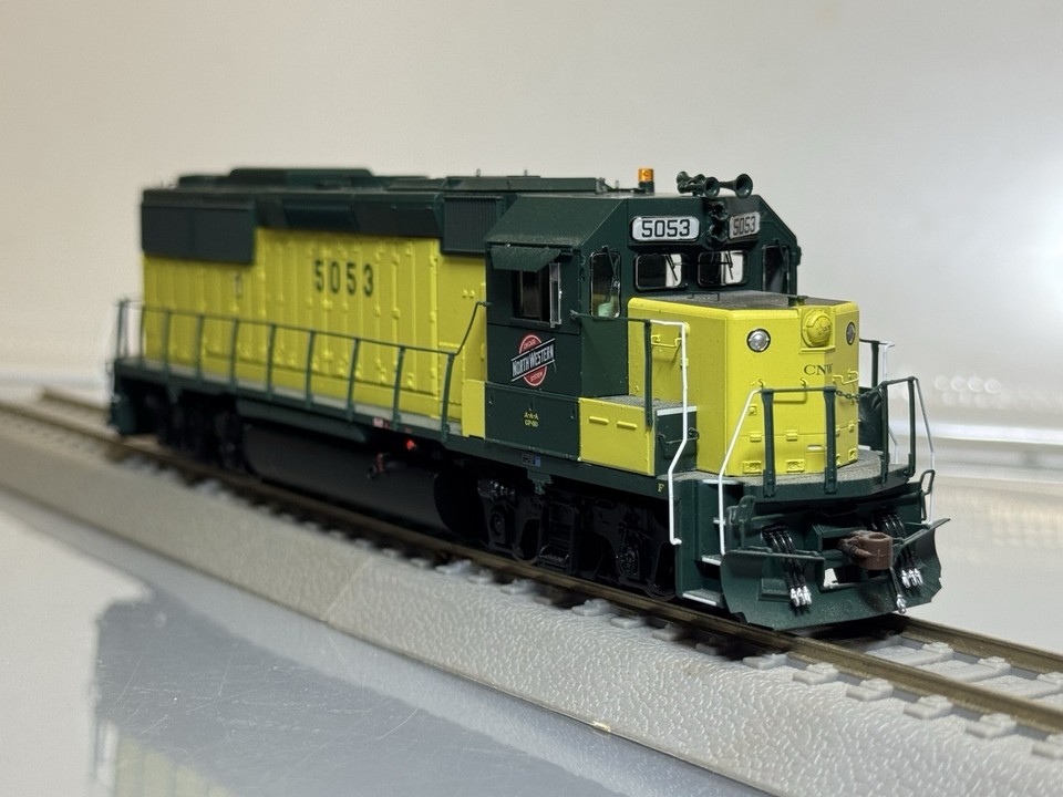HO scale CNW GP50 (DCC Sound) | eBay