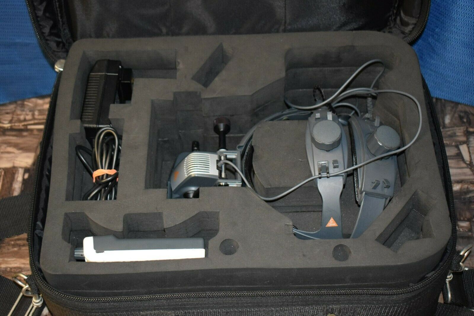 Heine Omega 500 with Mpack and outlet charger – carrying case – Shahi ...