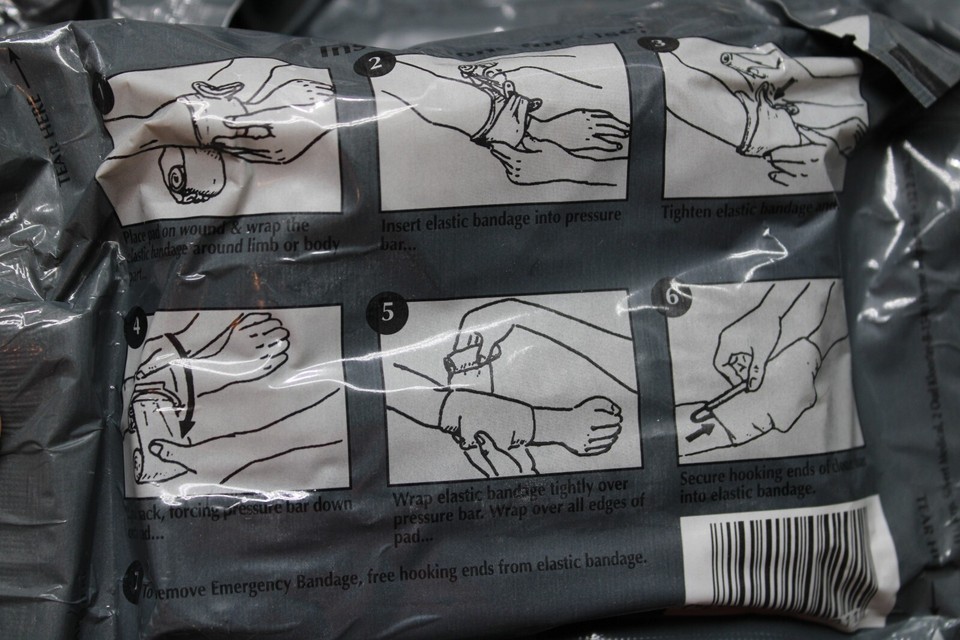 US Military Issue First Aid Kit Izzy Israeli Bandage Wound Dressings 4 ...