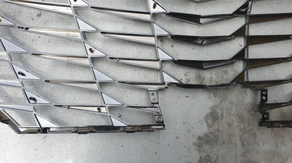 2021-2023 Hyundai Elantra OEM Front Bumper Chrome Grille Ups# for ...