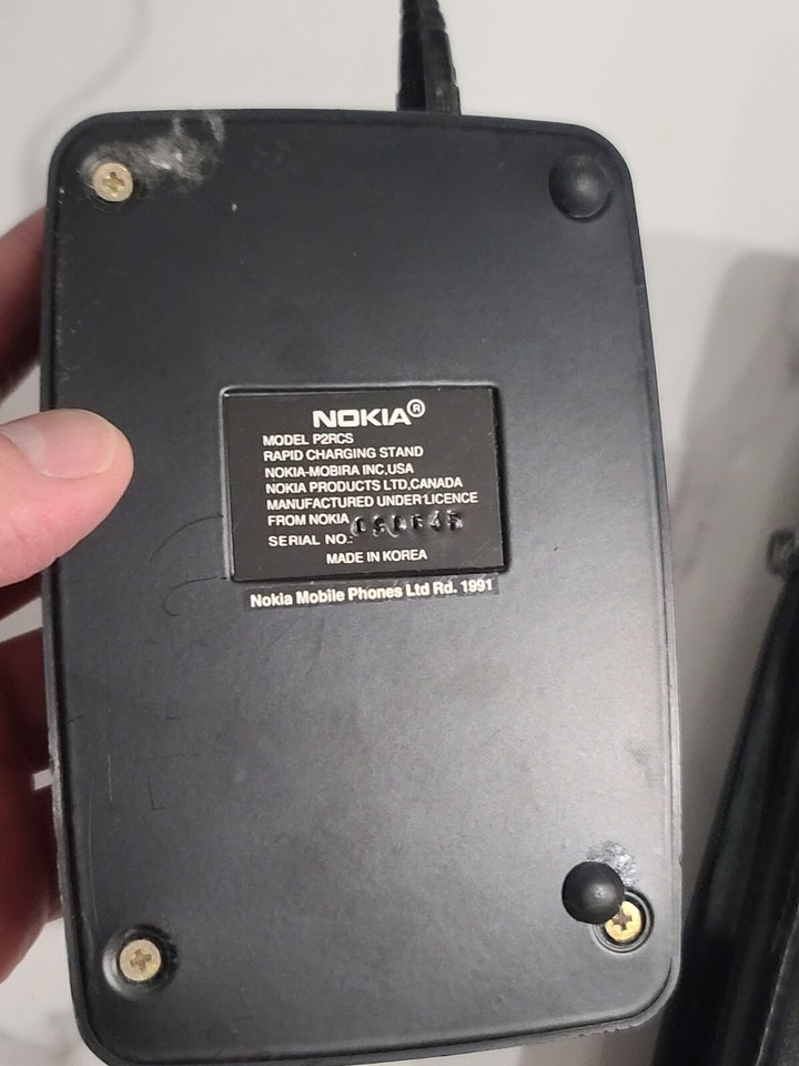 1991 NOKIA P4000 Brick Cell Phone - Excellent shape with charging base ...