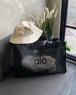 Alo Yoga Sheer Mesh Tote Bag Large - Black – See Through Gym Travel Bag ...
