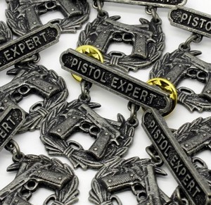 USMC US Marine Corps PISTOL QUALIFICATION EXPERT Shooting Badge Pin ...