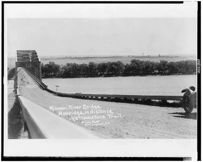 Missouri River Bridge,Mobridge in Distance,Yellowstone Trail,South ...