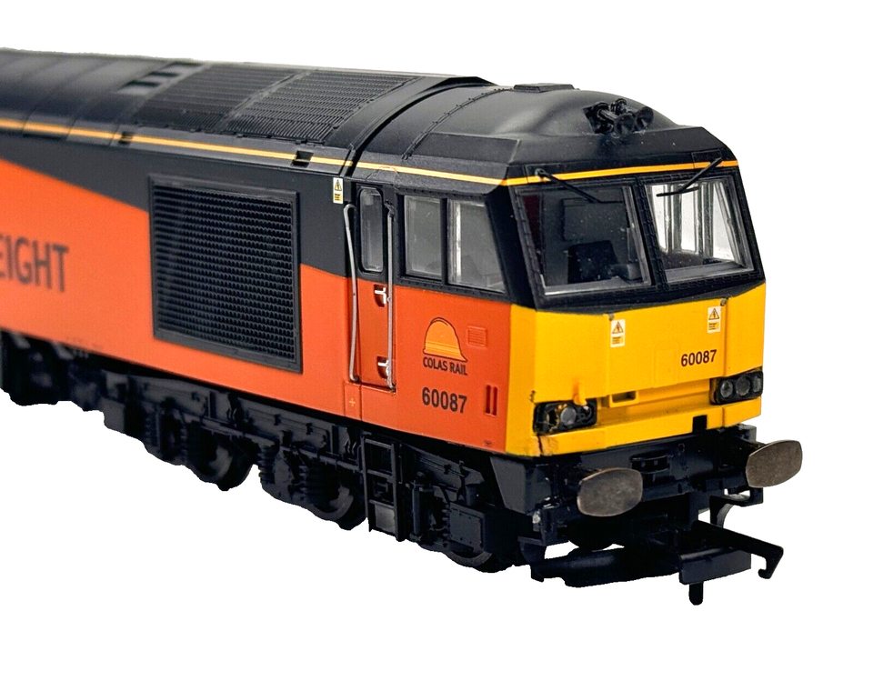 HORNBY 00 GAUGE - R3572 - CLASS 60 DIESEL 60087 COLAS RAIL 'CLIC ...