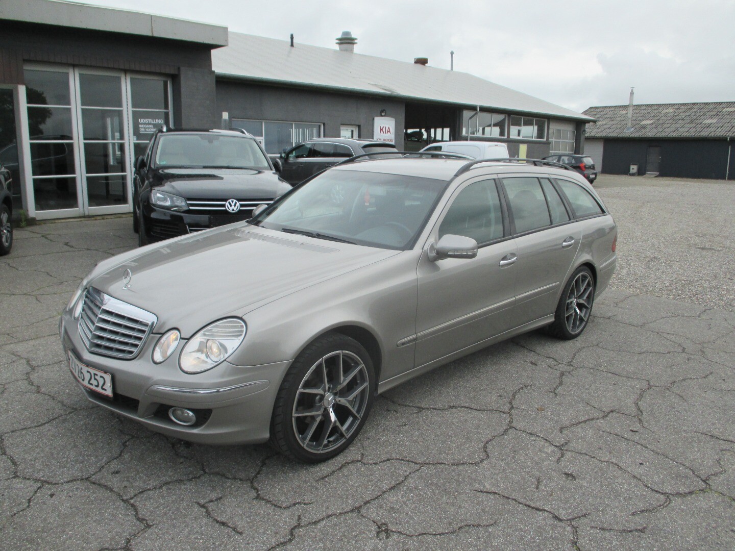 Mercedes E280 Anmeldelser - Se vurderingen på Bilbasen