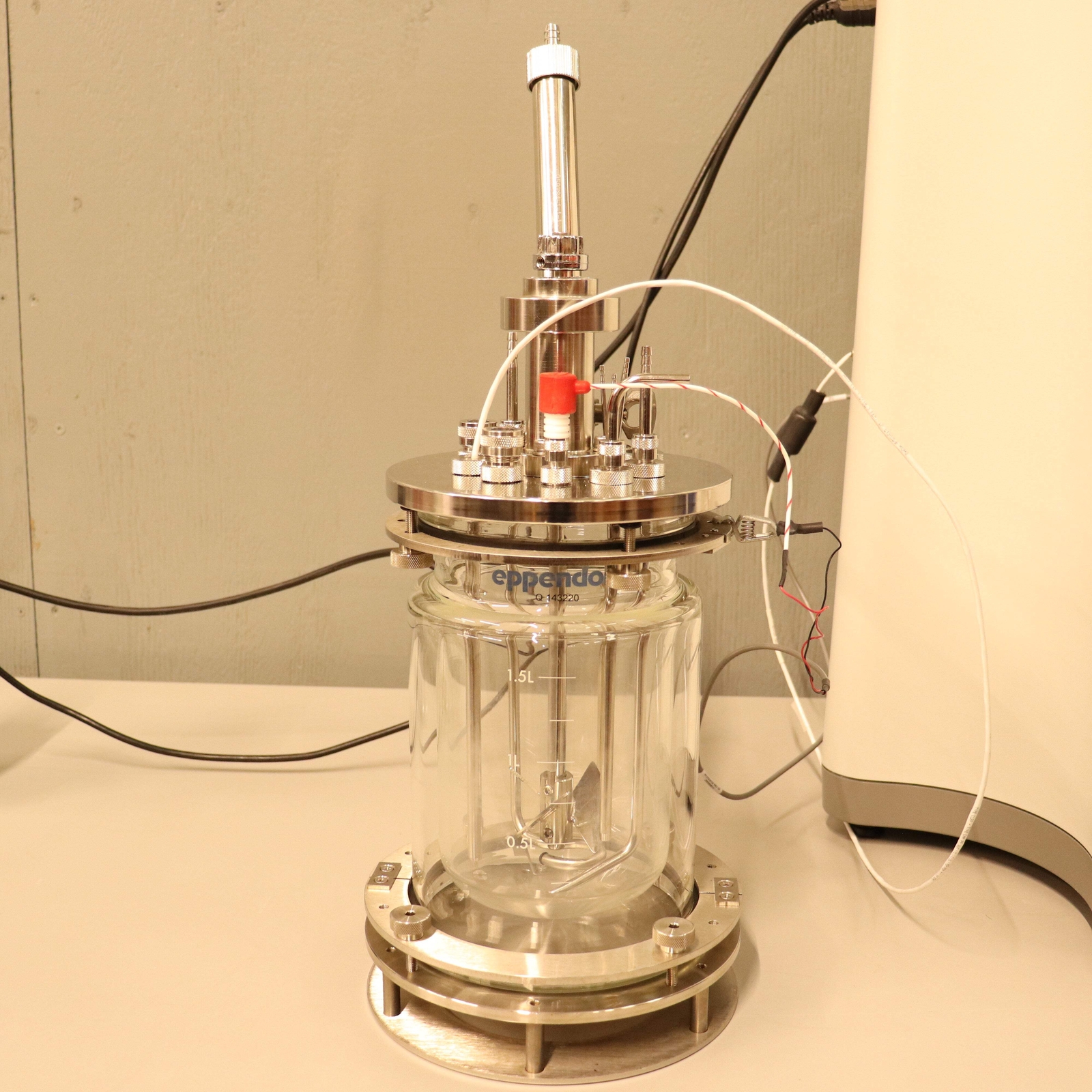 Eppendorf BioFlo 320 Fermenter Bioreactor w/ 1L Jacketed Vessel | eBay
