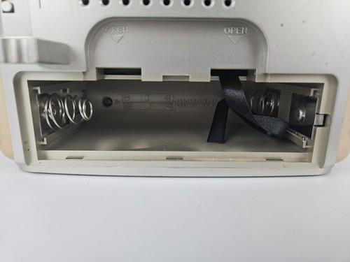 Roberts RD-8 DAB FM Radio Portable Mains/Battery Operated Pause/Rewind ...