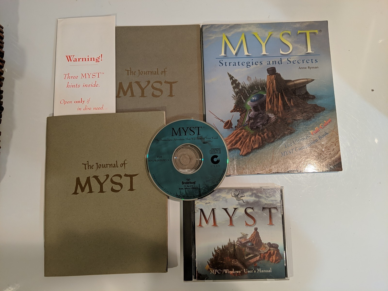 Myst PC CD-ROM Windows 3.1 / Win 95 + inserts, 2 Journals, Strategies ...