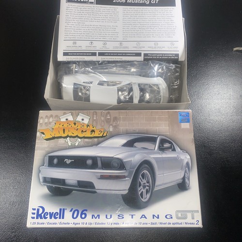 Revell Muscle 2006 '06 Ford Mustang GT 1/25 Model Kit NEW 2005 Release ...
