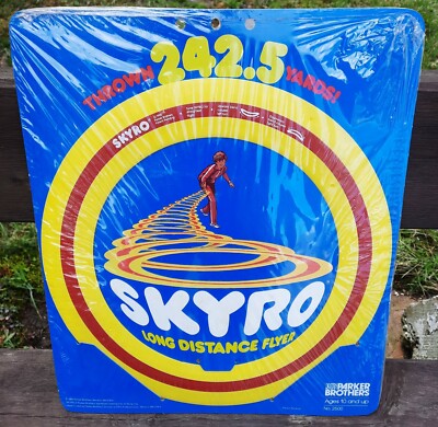Vintage 1980 SKYRO Long Distance Flyer Disc Frisbee, Parker Brothers ...