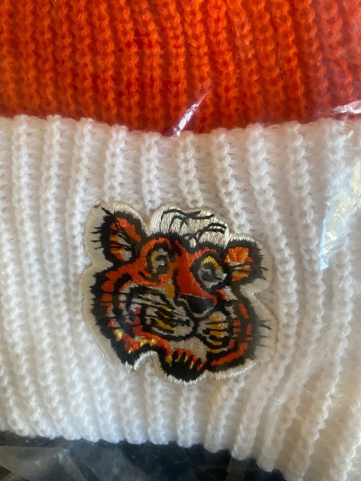 VINTAGE 70’s ESSO OIL GAS EXXON TIGER Pom Pom Knit Beanie Winter Hat ...