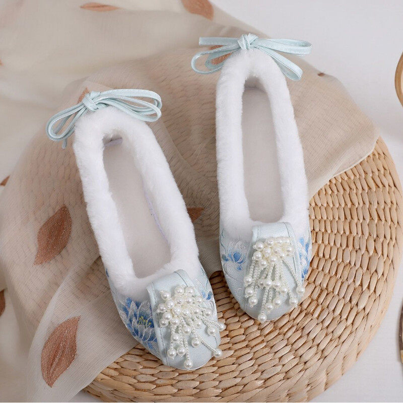 Lady Chinese Embroidered Cloth Shoes Wedding Shoes Fuzzy Plush Lining ...