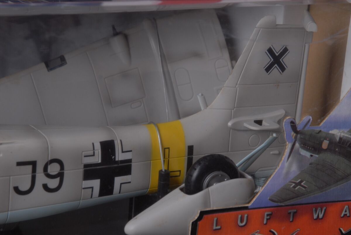 21st Century Toys 1:18 Luftwaffe White Stuka Dive Bomber New 21st Century Toys 1:18 Luftwaffe White Stuka Dive Bomber New