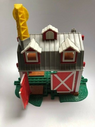 Fisher-Price GeoTrax Barn w/ Swinging Doors & a 90 Degree Crossover ...