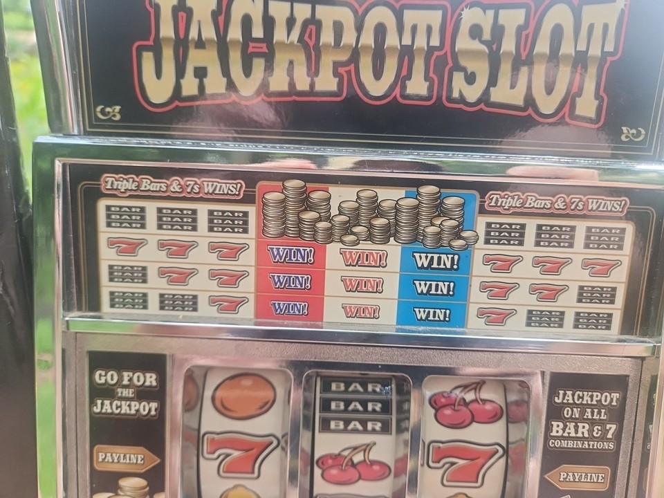 Jackpot Slot Mini Slot Machine With Flashing Light And Sound. Box ...