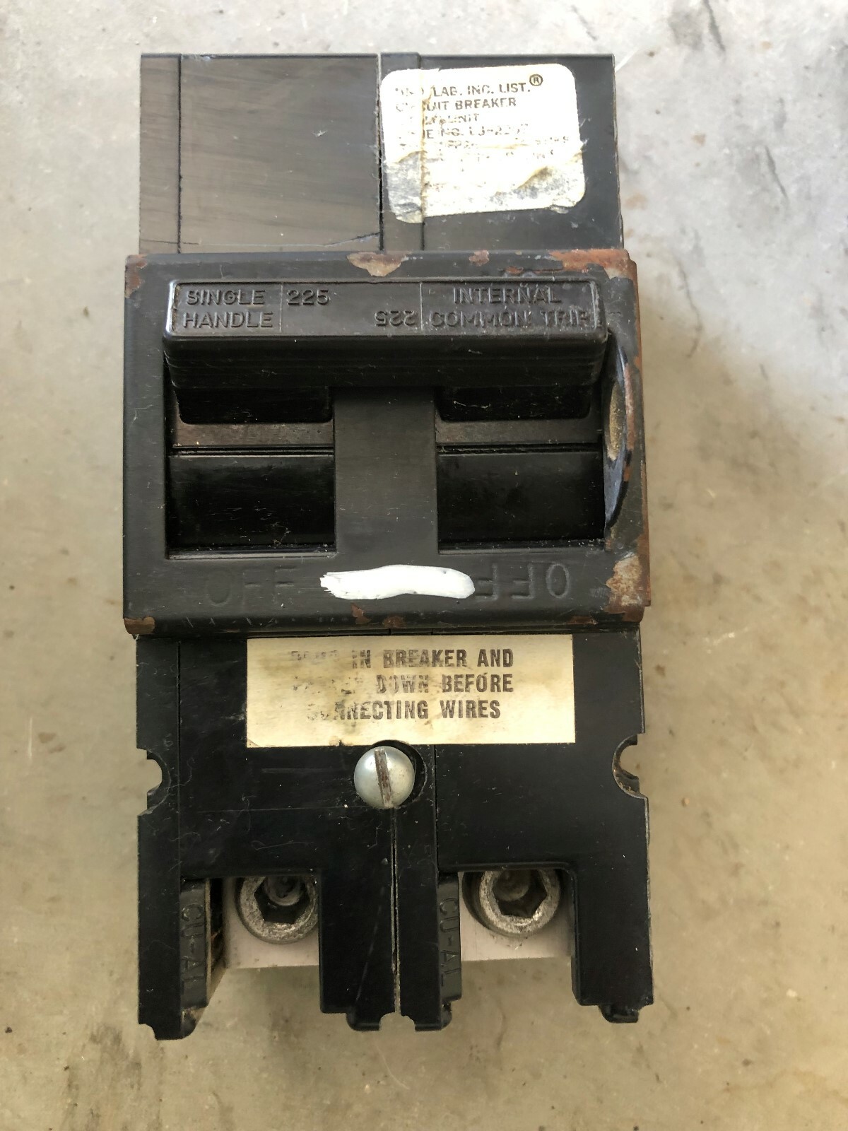 GTE SYLVANIA ZINSCO 120/240 CIRCUIT BREAKERS 15 AMP - 225 AMP MAIN (22 ...