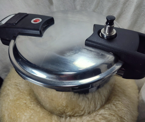 ULTREX II PRESSURE COOKER 8 Qt. STOVE TOP STAINLESS STEEL MODEL 11302C ...
