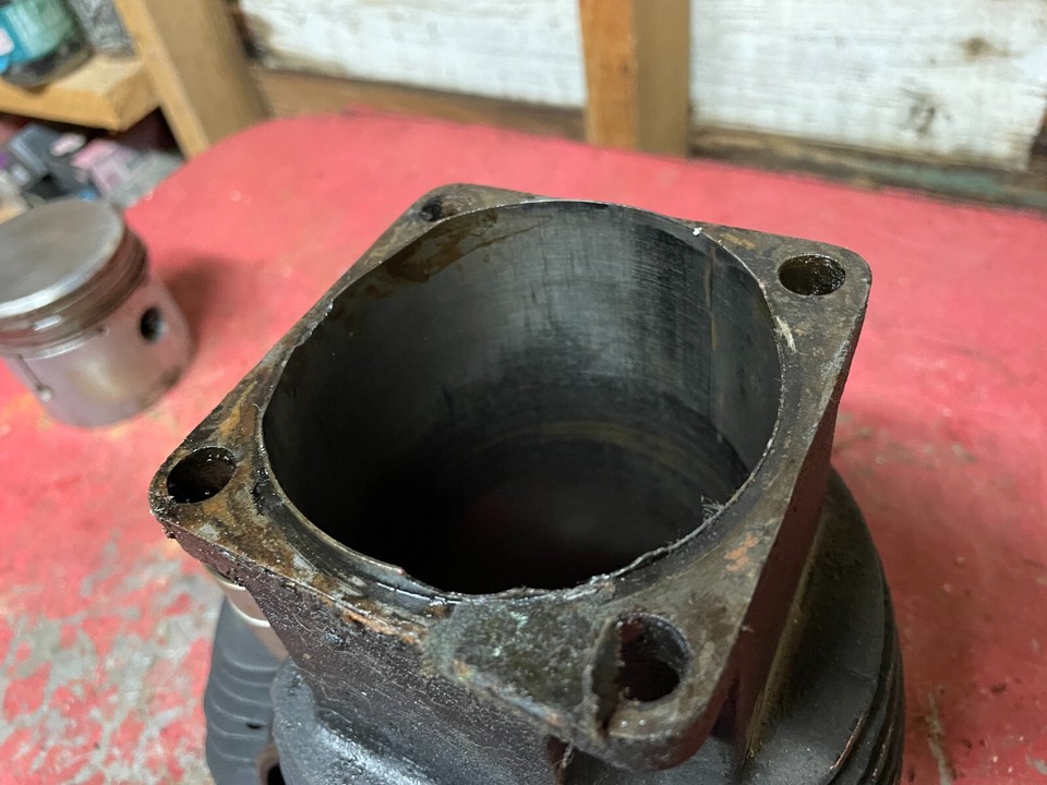 1946 Indian Chief Engine Cylinder with Piston and Rings Valves Pushrods ...