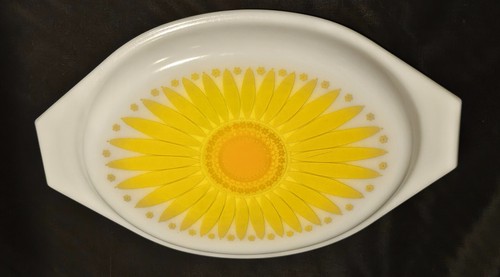 Vintage Pyrex 945 C Oval Casserole LID ONLY. Sunflower Daisy Design | eBay