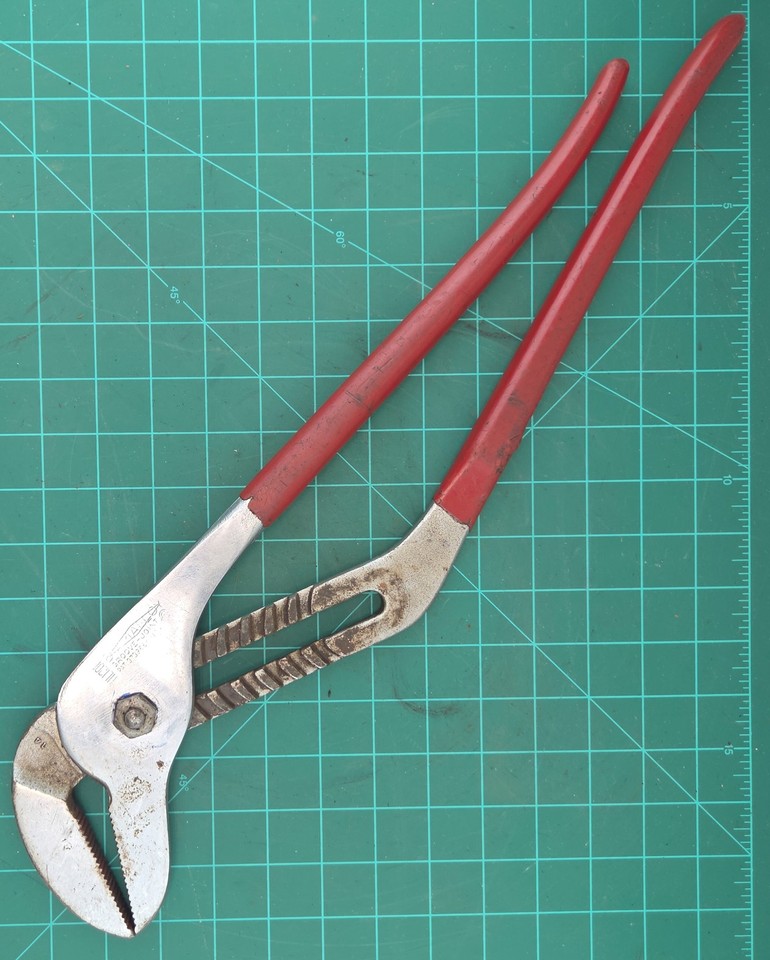 Diamond Horseshoe HL120P Channel Lock RED Groove Joint Pliers 20 ...