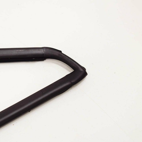 NEW BMW 5 E39 WINDSCREEN MOULDING TRIM SEAL 51318159784 8159784 +OEM NO ...