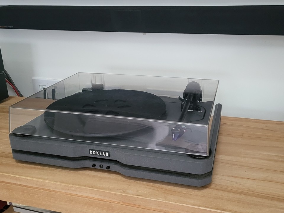ROKSAN RADIUS ONE WITH NEW REGA ARM AND AN ORTOFON 2M BLUE CARTRIDGE ...