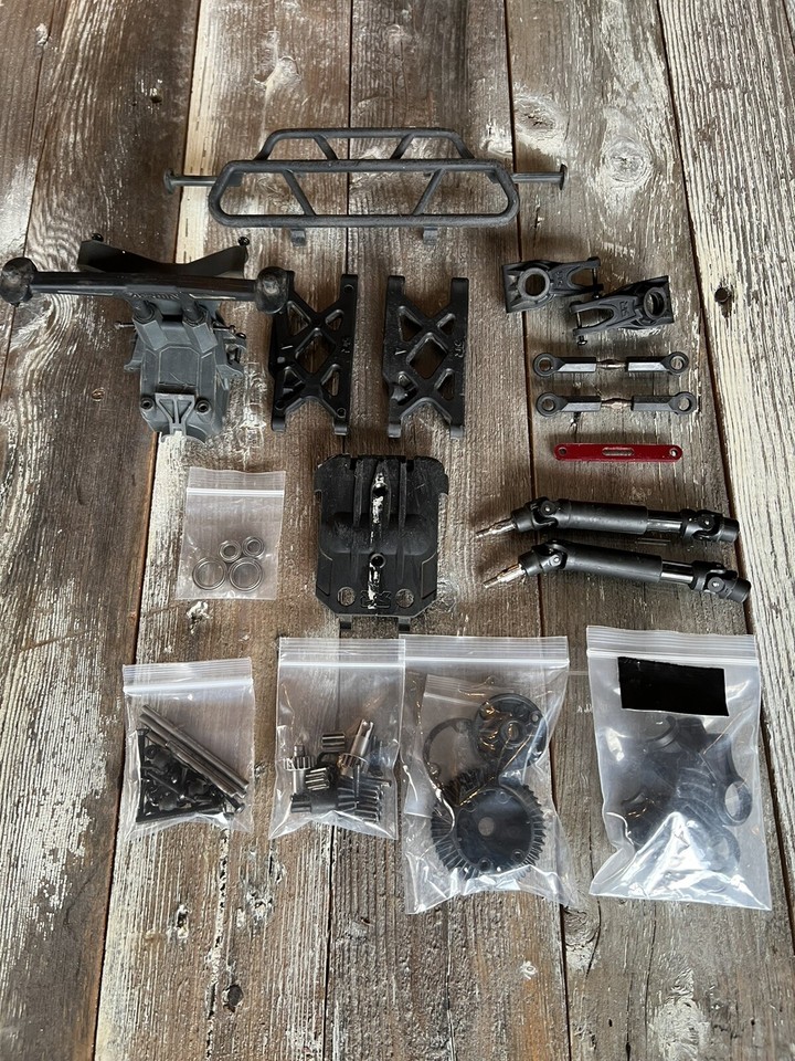 Arrma SENTON 4x4 3s BLX - Complete Rear End With Diff All Parts Working ...