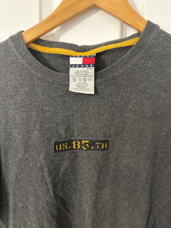 Tommy Hilfiger Vintage Classic Tee Size M Logo Shirt Retro Style USA ...
