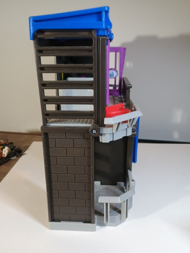 Batman Gotham City Jail/DC Imaginext Playset With Bonus Figures Lot | eBay