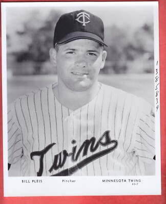 1963 MINNESOTA TWINS TEAM ISSUE 8 X 10 GLOSSY BILL PLEIS | eBay
