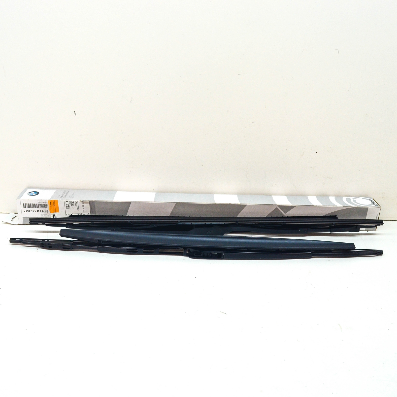 BMW 7 E65 E66 Front Windshield Wiper Blade Set 61610442837 0442837 New ...