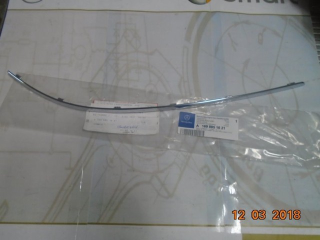 Genuine MB a Class W169 Front Bumper Right Molding Chrome A1698851521 ...