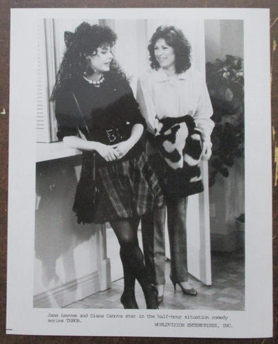 PRESS PROMO PHOTO TV SITCOM THROB JANE LEEVES & DIANA CANOVA 1986 B&W ...