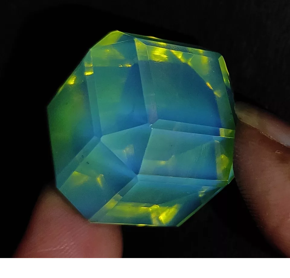 A+Natural 121.80 Ct Green Opal Cube Welo Australian Untreated Certified ...