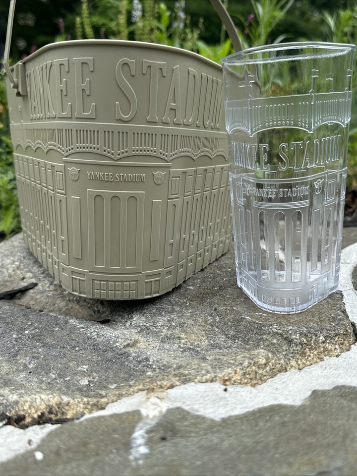 New York Yankees - Yankee Stadium Empty Popcorn Bucket & Cocktail Cup ...