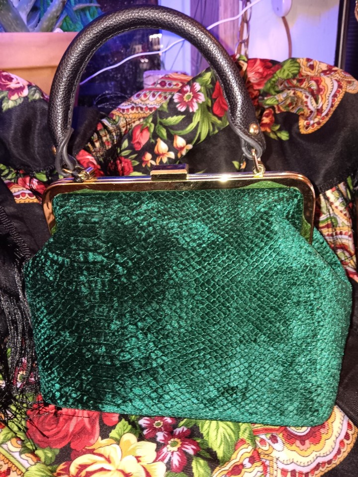 THERAPY LONDON handbag Purse Removable Strap In Green Velvet NWT ...