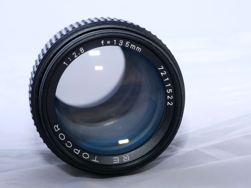 Topcon RE Topcor 135mmm f2.8 telephoto lens. Topcon Super Dm. BOX. AS ...