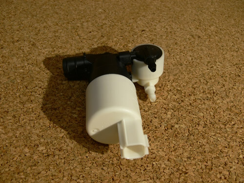 GENUINE LAND ROVER FRONT WINDSHIELD MOTOR PUMP RANGE ROVER VELAR ...