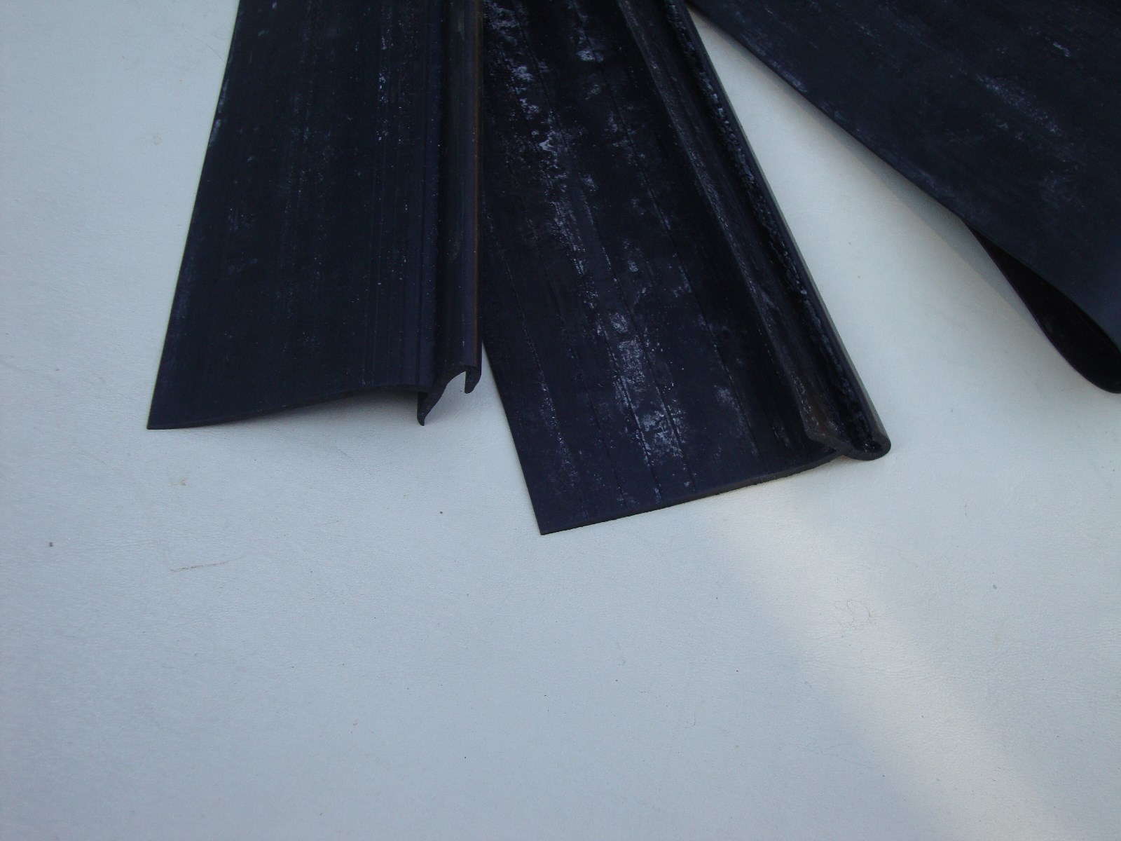 1959 59 FORD FAIRLANE GALAXIE REAR BUMPER STONE DEFLECTOR RUBBER NEW | eBay