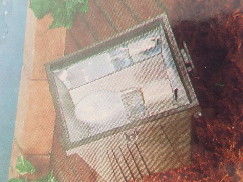 NEW IN BOX STONCO Metal Halide Mini Flood 150W SLA-150-MAL-6-120V/277V ...