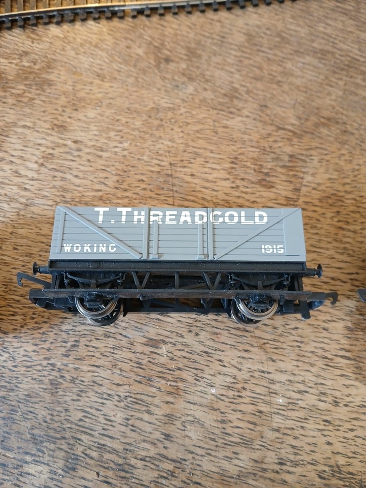 Hornby Smokey Joe 56025 BR Black 0-4-0 Locomotive R782 + 2 Wagons | eBay UK