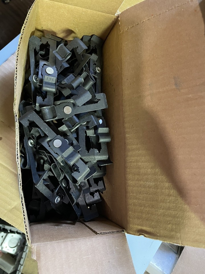 (100) NEW ERICO CADDY RMX4Z34 Wire, Rod Or Beam To Romex Clips | eBay